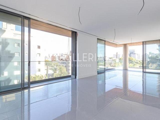 Apartamento com 199.54 m², 2 suítes à venda no bairro Batel no Edifício Pinah