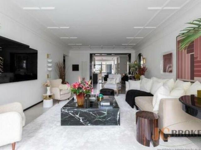 Apartamento com 190m² 2 vagas de área útil, 2 dormitórios sendo 1 suíte