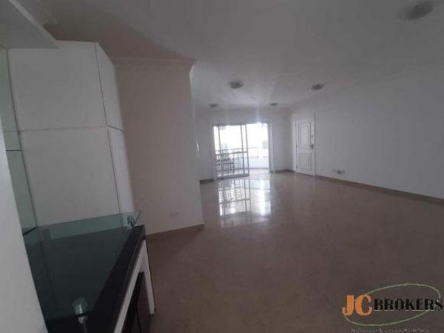 Apartamento com 190m² de área, 3 suítes, 3 vagas