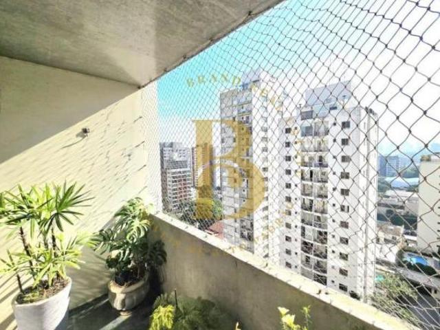 Apartamento com 192 m², 4 quartos sendo 2 suítes à venda no bairro Campo Belo