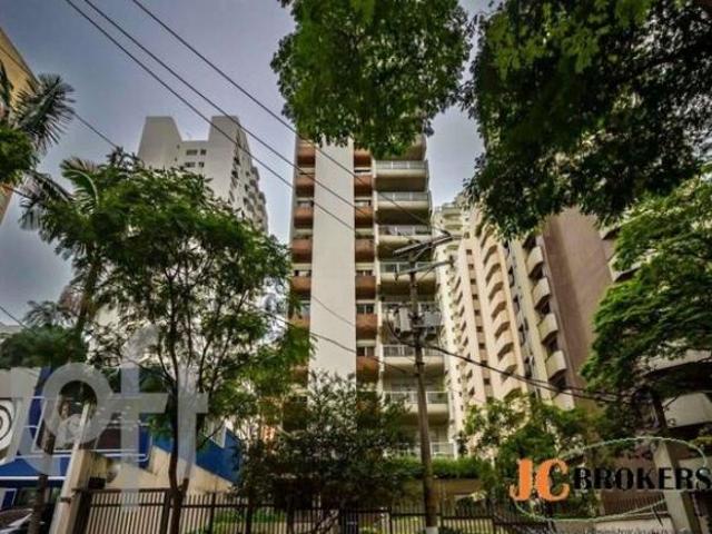 Apartamento com 192 m² de área útil, 3 Dormitórios sendo 1 suíte, Suíte com banheira e closet