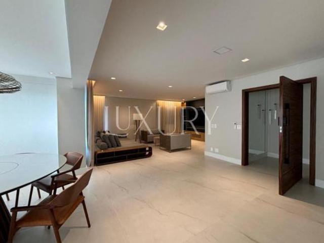 Apartamento com 192 m², para venda no bairro Campo Belo