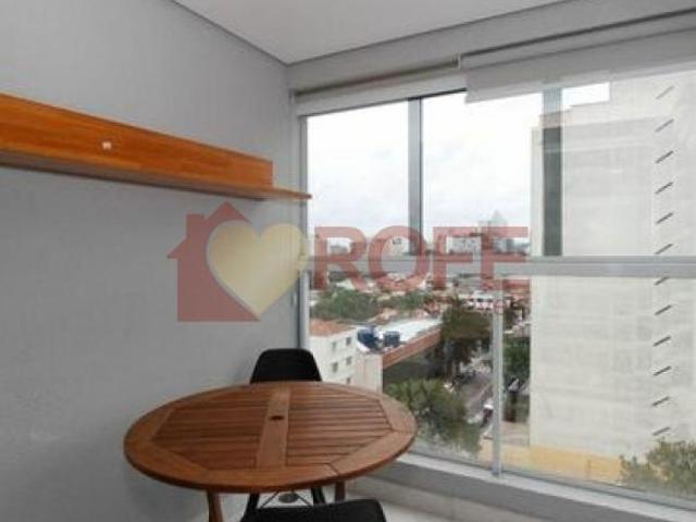 Apartamento com 1 dormitório mobiliado na Vila Madalena, com vaga e ótimo lazer