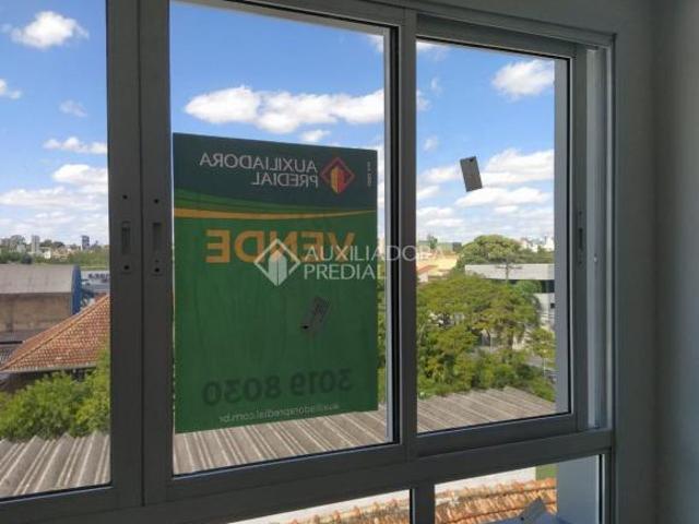 Apartamento com 1 dormitório no bairro Passo da Areia na Av Assis Brasil