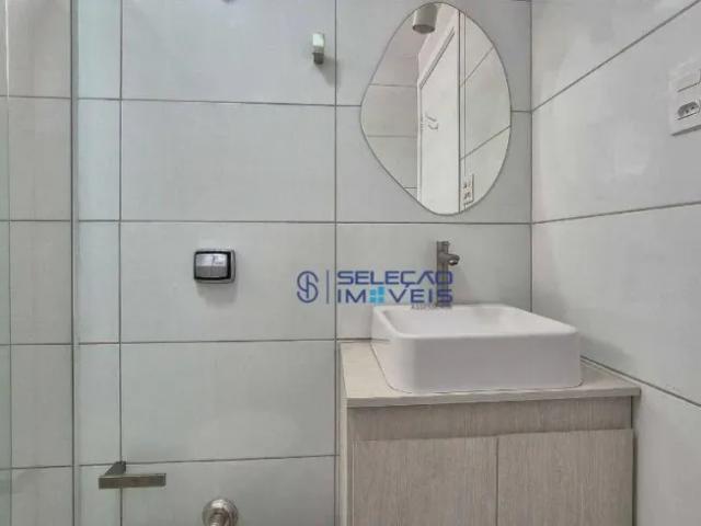 Apartamento compacto metro Santa Cecilia