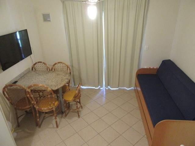 Apartamento com 1 dormitório com ar condicionado split
