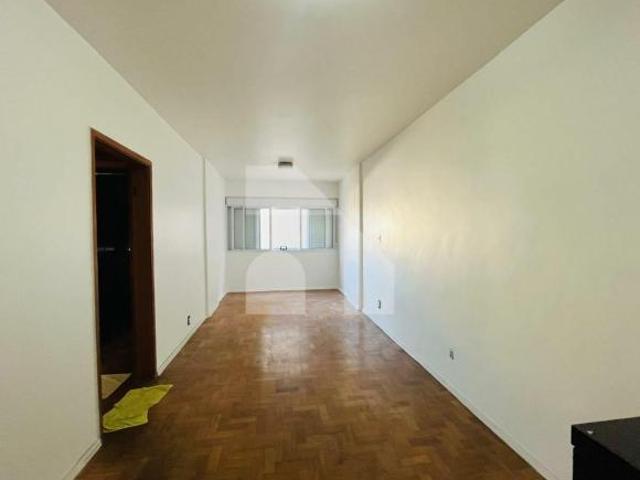 Apartamento com 1 dormitório com garagem na Santa Cecília