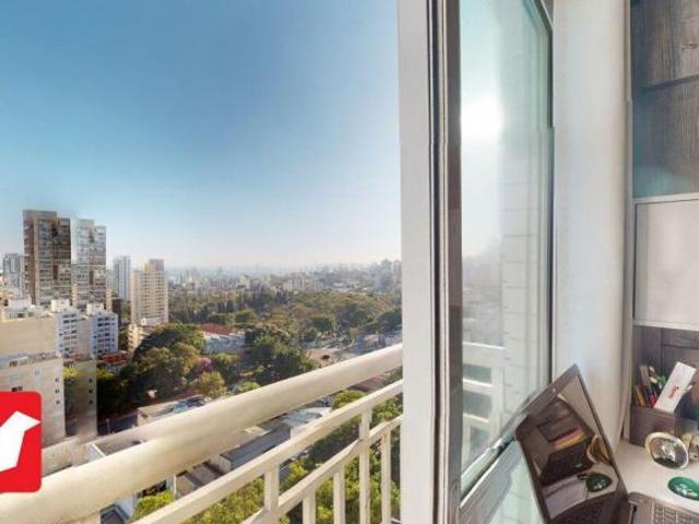 Apartamento com 1 dormitório e 1 vaga de garagem em Pinheiros