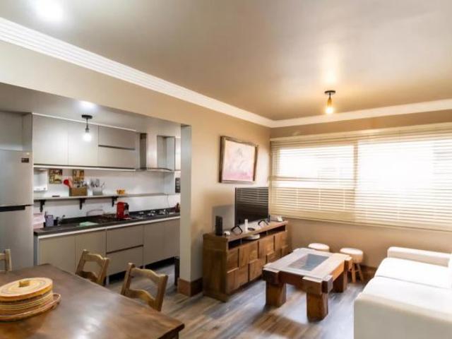 Apartamento com 1 dormitório e 2 vagas