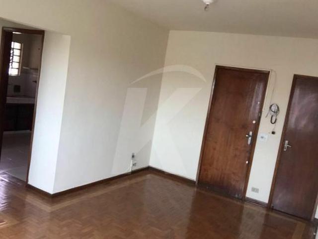 Apartamento com 1 dormitório grande, cozinha azulejada, amplo banheiro, ampla lavandeira, 69 m²