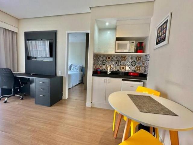 Apartamento com 1 dormitório para alugar, 35 m² por R$ 5.500,00/mês
