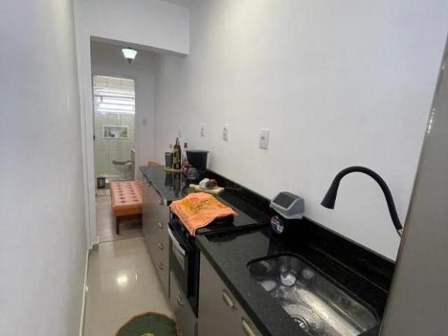 APARTAMENTO COM 1 DORMITÓRIO PRÓXIMO AO MAR E CENTRO