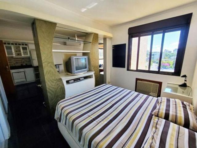 Apartamento com 1 dormitório SEMI MOBILIADO à venda, 49 m² por R$ 450.000 Boa Vista Porto Alegre