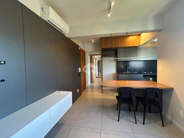 Apartamento com 1 dormitório, semimobiliado em Santa Cruz do Sul