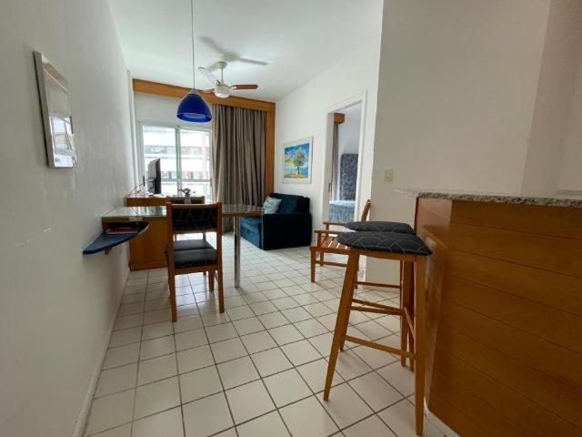 Apartamento com 1 dormitório, sendo 1 suíte, com 1 vaga de garagem, 50 m², à locação por R$ 800,00 Bertioga/SP, Riviera de São Lourenço, Módulo: 6