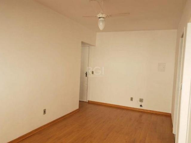 Apartamento com 1 dormitório, vaga coberta bairro Camaquã, Porto Alegre, RS