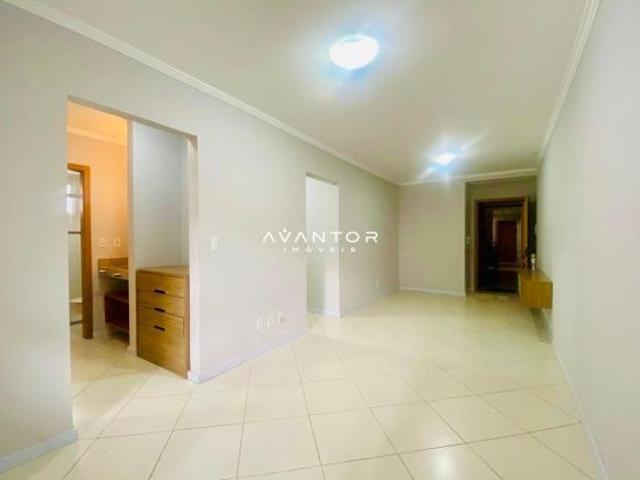 Apartamento com 1 dormitório, vaga e ao lado da UFSM