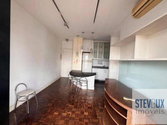 Apartamento com 1 dormitório, varanda e vaga bom para reforma