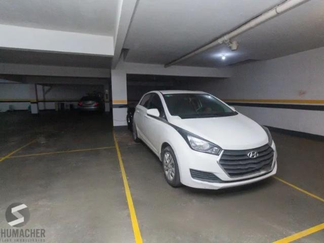 Apartamento com 1 dormitório, 1 vaga de garagem e elevador no Bairro Petrópolis