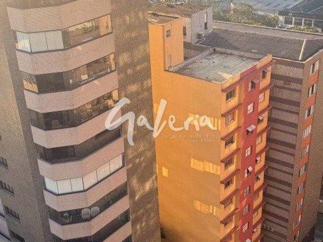 Apartamento com 1 quarto Andar Alto Vista Livre Próximo Avenida Goiás