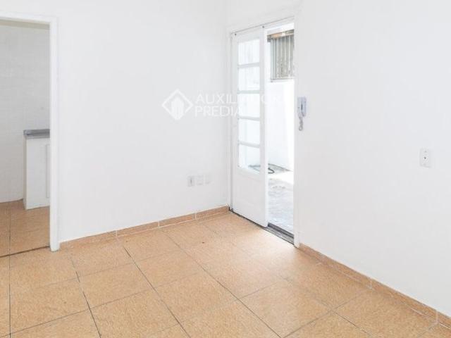 Apartamento com 1 quarto e 40m² para alugar em Rio Branco, Porto Alegre