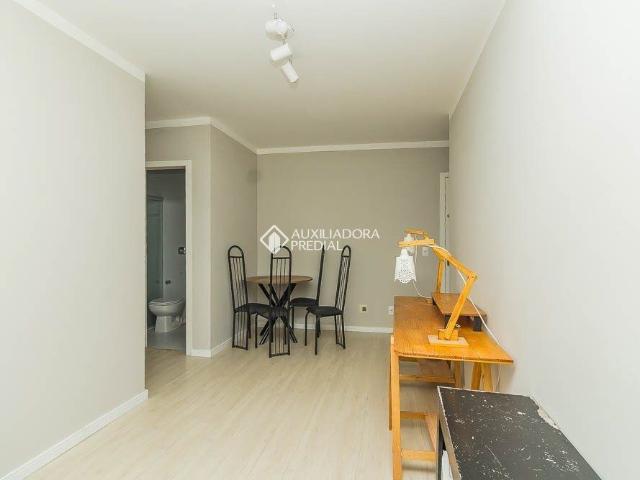 Apartamento com 1 quarto e 40m² para alugar em Vila Ipiranga, Porto Alegre