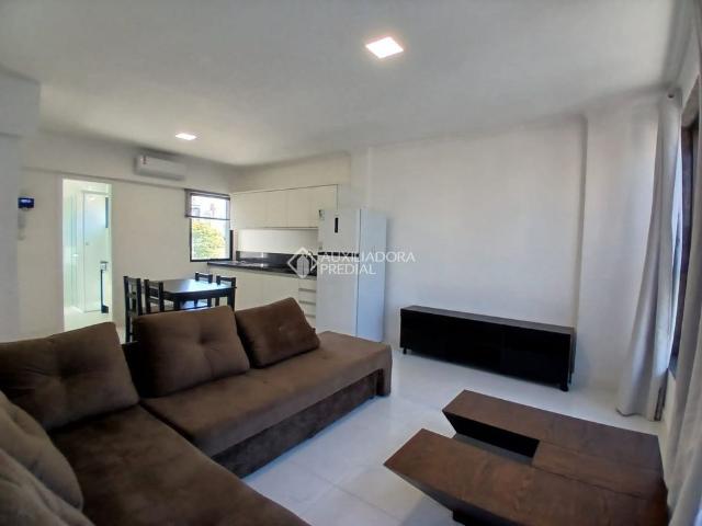 Apartamento com 1 quarto e 42m² para alugar em Centro, Florianópolis