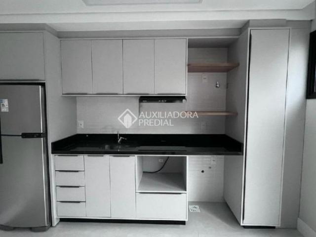 Apartamento com 1 quarto e 45m² para alugar em Centro, Florianópolis