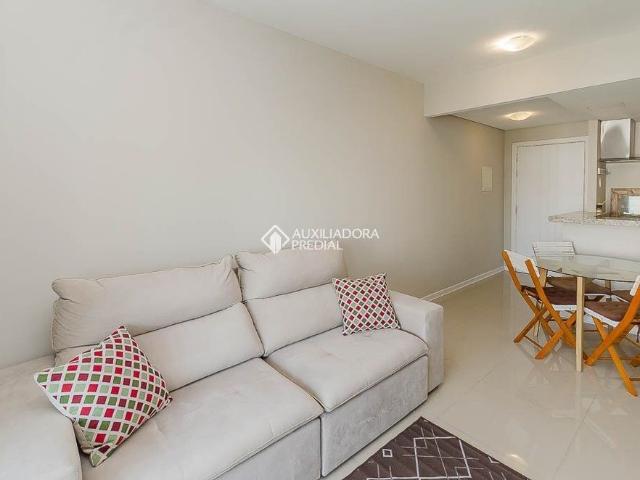 Apartamento com 1 quarto e 49m² para alugar em Petrópolis, Porto Alegre