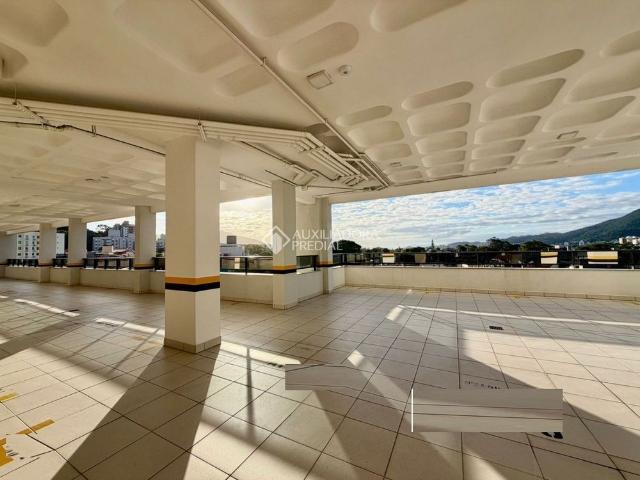 Apartamento com 1 quarto e 52m² para alugar em Córrego Grande, Florianópolis
