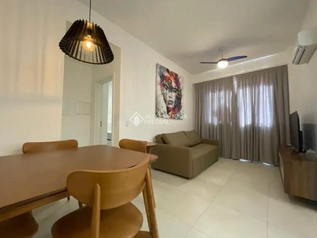 Apartamento com 1 quarto e 52m² para alugar em Centro, Florianópolis