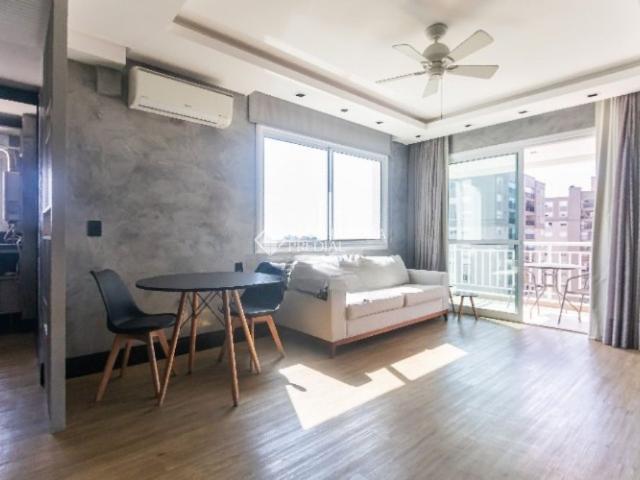 Apartamento com 1 quarto e 54m² para alugar em Jardim Europa, Porto Alegre