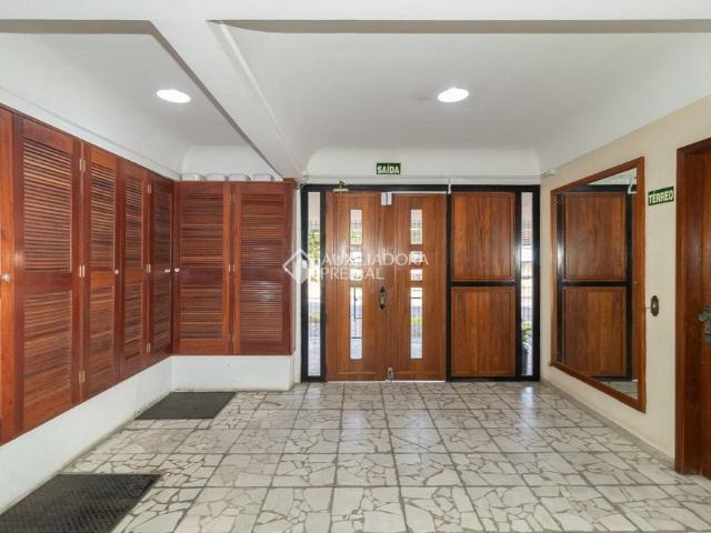 Apartamento com 1 quarto e 55m² para alugar em Azenha, Porto Alegre
