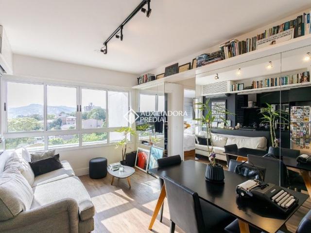 Apartamento com 1 quarto e 55m² para alugar em Tristeza, Porto Alegre