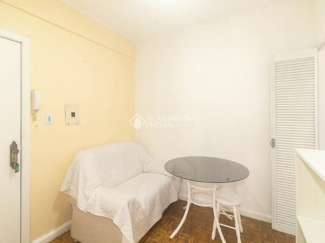 Apartamento com 1 quarto e 56m² para alugar em Centro Histórico, Porto Alegre