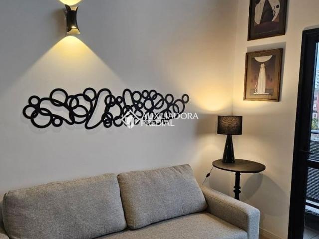 Apartamento com 1 quarto e 58m² para alugar em Azenha, Porto Alegre