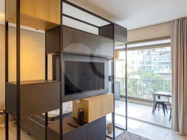 Apartamento com 1 quarto e 61 m² à venda e aluguel em Itaim Bibi