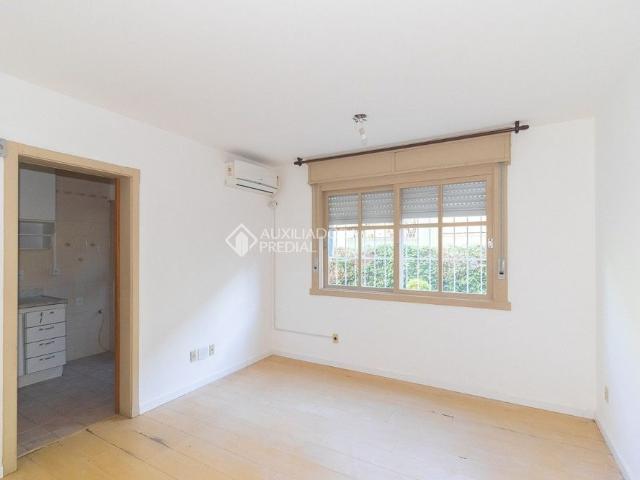 Apartamento com 1 quarto e 65m² para alugar em Santo Antônio, Porto Alegre