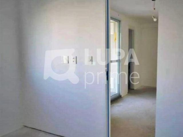 APARTAMENTO COM 1 QUARTO E 1 VAGA DE GARAGEM À VENDA NO BELENZINHO