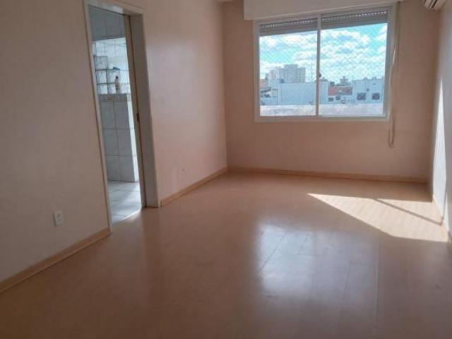 Apartamento com 1 quarto e 1 vaga de garagem no Bairro Sarandí