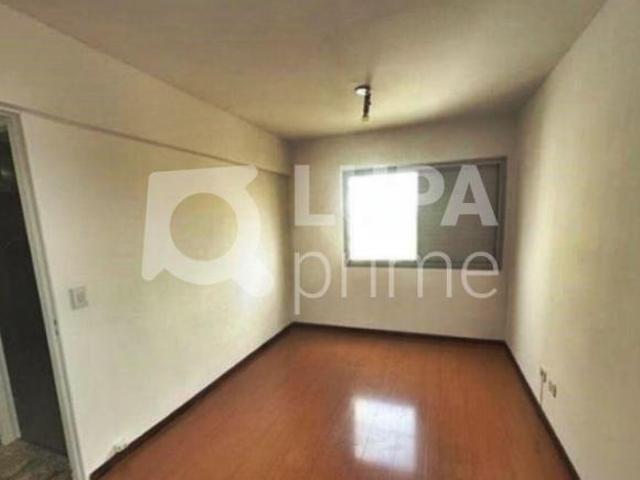 APARTAMENTO COM 1 QUARTO E 2 VAGAS DE GARAGEM À VENDA EM SANTANA