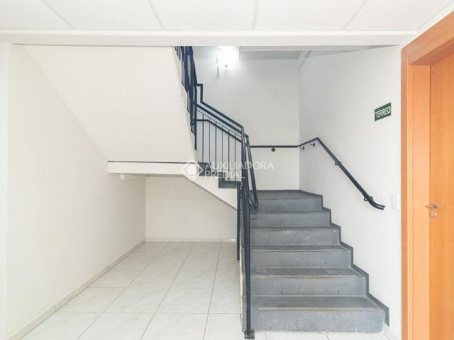 Apartamento com 1 quarto e 30m² para alugar em Cavalhada, Porto Alegre