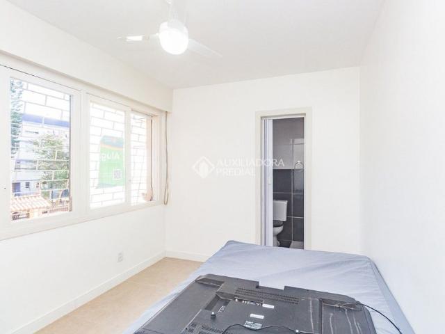 Apartamento com 1 quarto e 30m² para alugar em Vila Ipiranga, Porto Alegre