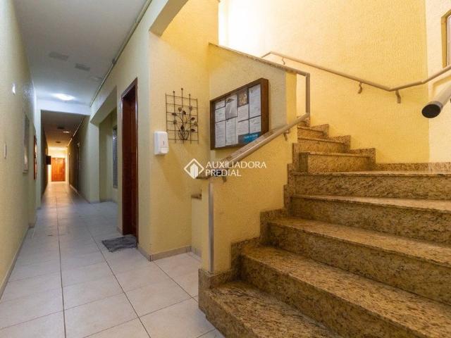 Apartamento com 1 quarto e 36m² para alugar em Azenha, Porto Alegre