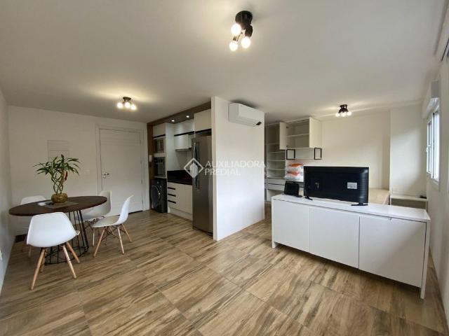 Apartamento com 1 quarto e 38m² para alugar em Marechal Rondon, Canoas
