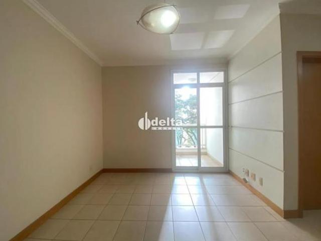 Apartamento com 1 quarto, sendo 1 suíte, disponível para locação e venda no bairro Centro, em Uberlâ