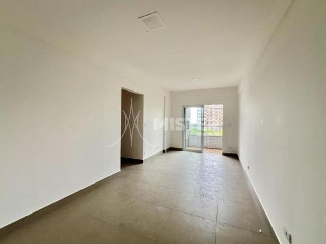 APARTAMENTO COM 1 SUÍTE E 1 QUARTO NA ZONA 07 EM MARINGÁ PR