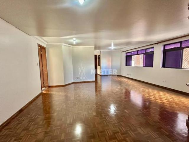 APARTAMENTO COM 1 SUÍTE E 2 QUARTOS NA ZONA 01 EM MARINGÁ PR