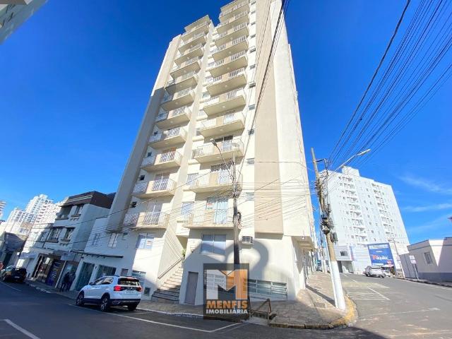 Apartamento com 1 suíte e 2 quartos no Centro