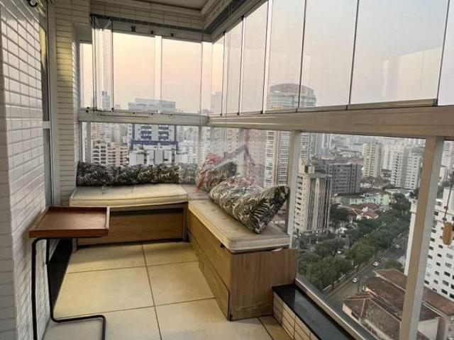 Apartamento com 1 suíte mobiliado e climatizado em Embaré, Santos/SP